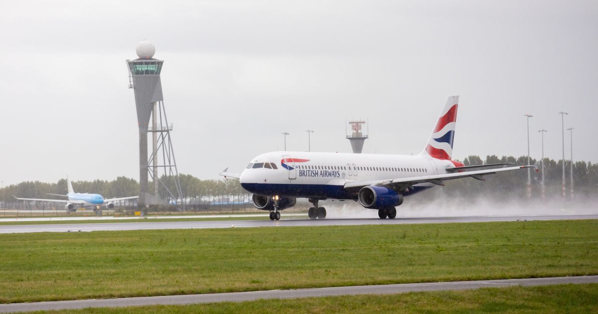 Oluja Eovin izazvala haos u vazdušnom saobraćaju Velike Britanije i ...