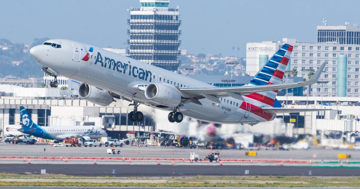 Požar na avionu kompanije Amerikan erlajns u Denveru: Hitna evakuacija ...